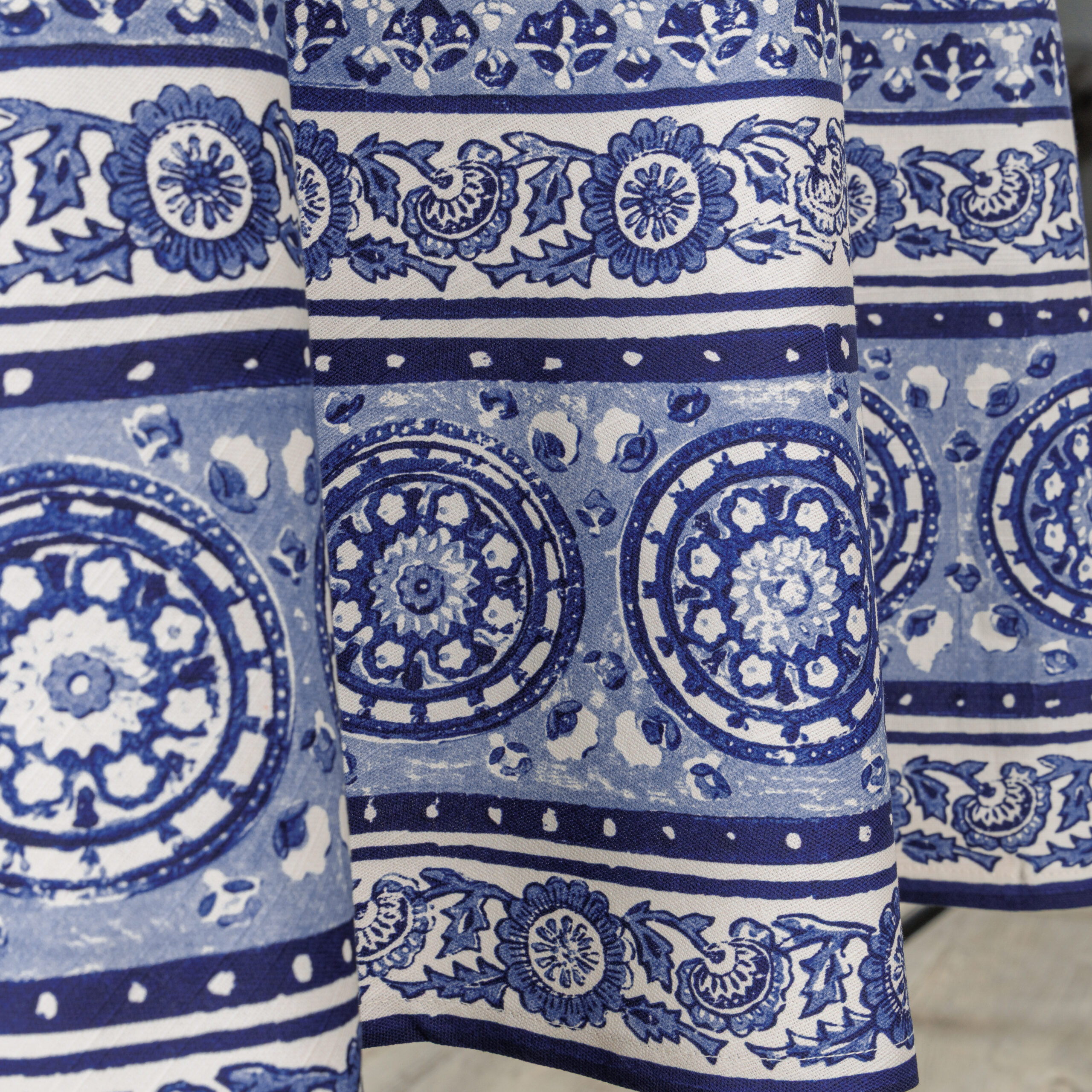 Melodie Blue Round Tablecloth - Maison D'Hermine